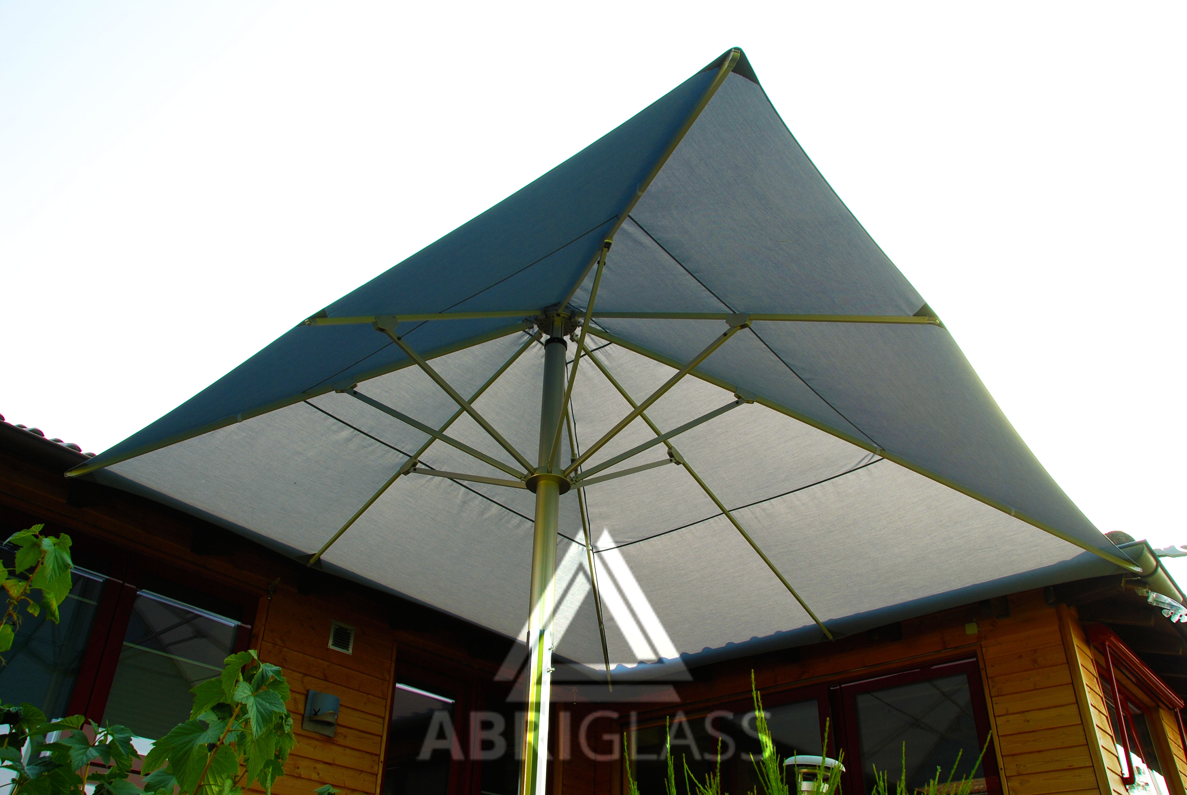 Parasols innovants, intelligents et à très forte longévité - Abriglass